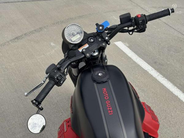 Melns Moto Guzzi V7 2018 Viļņa, ar dzinēja tilpumu 0.74 L un nobraukumu 3 tūkst. km par 6300 €, foto 6 vietnē AUTOMOTO.COM.LV