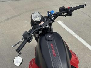 Melns Moto Guzzi V7 2018 Viļņa, ar dzinēja tilpumu 0.74 L un nobraukumu 3 tūkst. km par 6300 €, foto 7 vietnē AUTOMOTO.COM.LV