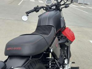 Melns Moto Guzzi V7 2018 Viļņa, ar dzinēja tilpumu 0.74 L un nobraukumu 3 tūkst. km par 6300 €, foto 8 vietnē AUTOMOTO.COM.LV
