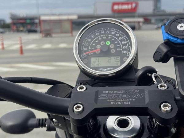 Melns Moto Guzzi V7 2018 Viļņa, ar dzinēja tilpumu 0.74 L un nobraukumu 3 tūkst. km par 6300 €, foto 10 vietnē AUTOMOTO.COM.LV