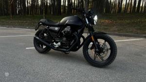 Black Moto Guzzi V7 2022 in Vilnius, with an engine capacity of 0.85 L and mileage of 1000 thousand km for 6500 €, photo 2 on AUTOMOTO.COM.LV