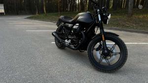 Black Moto Guzzi V7 2022 in Vilnius, with an engine capacity of 0.85 L and mileage of 1000 thousand km for 6500 €, photo 3 on AUTOMOTO.COM.LV