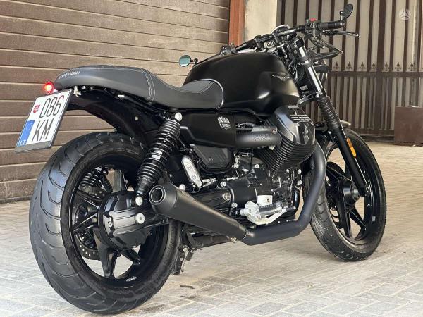 Черный Moto Guzzi V7 2022 в Вильнюс, объемом двигателя 0.85 л и пробегом 3 тыс. км за 6700 €, фото 1 на AUTOMOTO.COM.LV