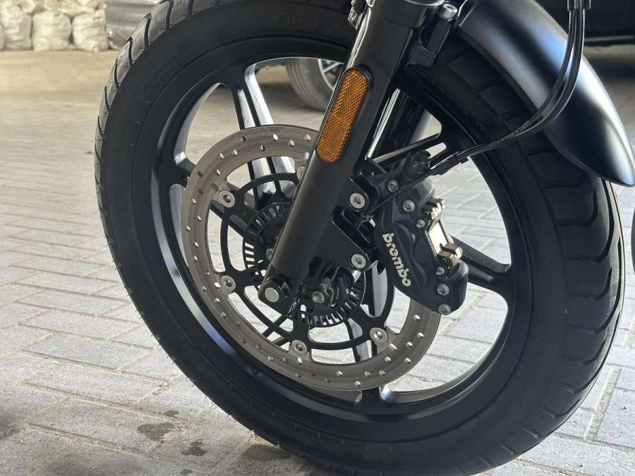 Черный Moto Guzzi V7 2022 в Вильнюс, объемом двигателя 0.85 л и пробегом 3 тыс. км за 6700 €, фото 10 на AUTOMOTO.COM.LV