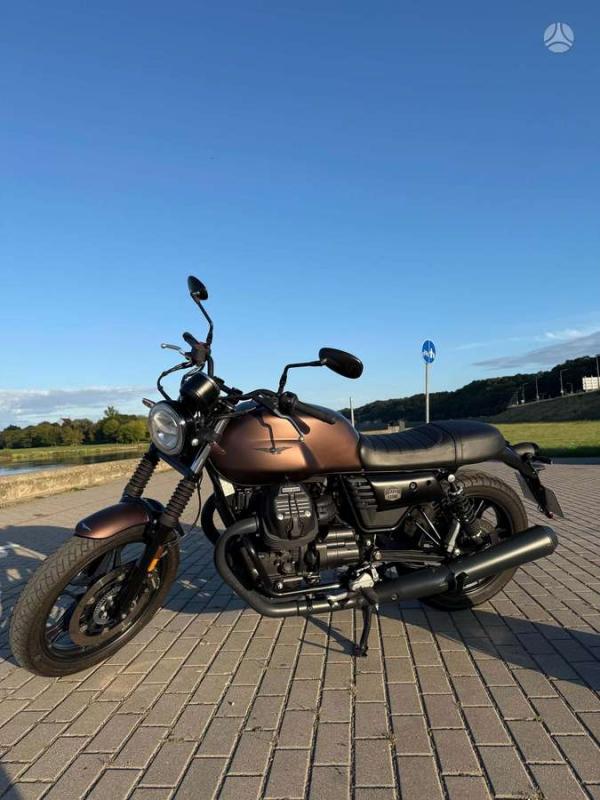 Brown Moto Guzzi V7 2019 in Kaunas, with an engine capacity of 0.75 L and mileage of 16 thousand km for 5500 €, photo 3 on AUTOMOTO.COM.LV