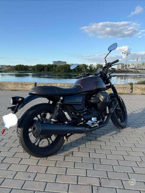Brown Moto Guzzi V7 2019 in Kaunas, with an engine capacity of 0.75 L and mileage of 16 thousand km for 5500 €, photo 7 on AUTOMOTO.COM.LV