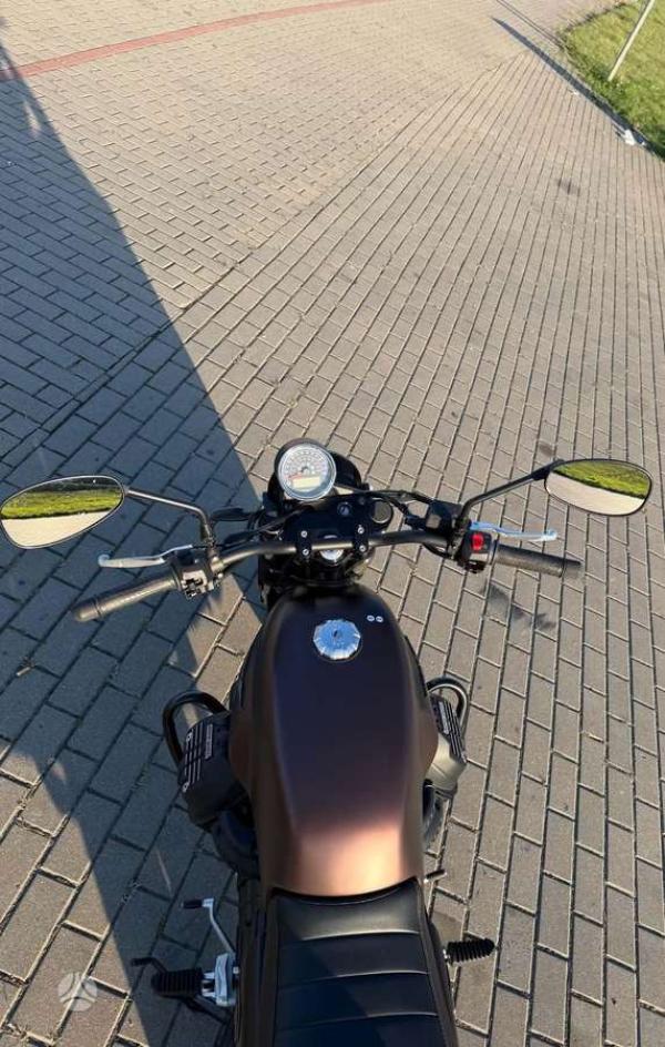 Brown Moto Guzzi V7 2019 in Kaunas, with an engine capacity of 0.75 L and mileage of 16 thousand km for 5500 €, photo 10 on AUTOMOTO.COM.LV