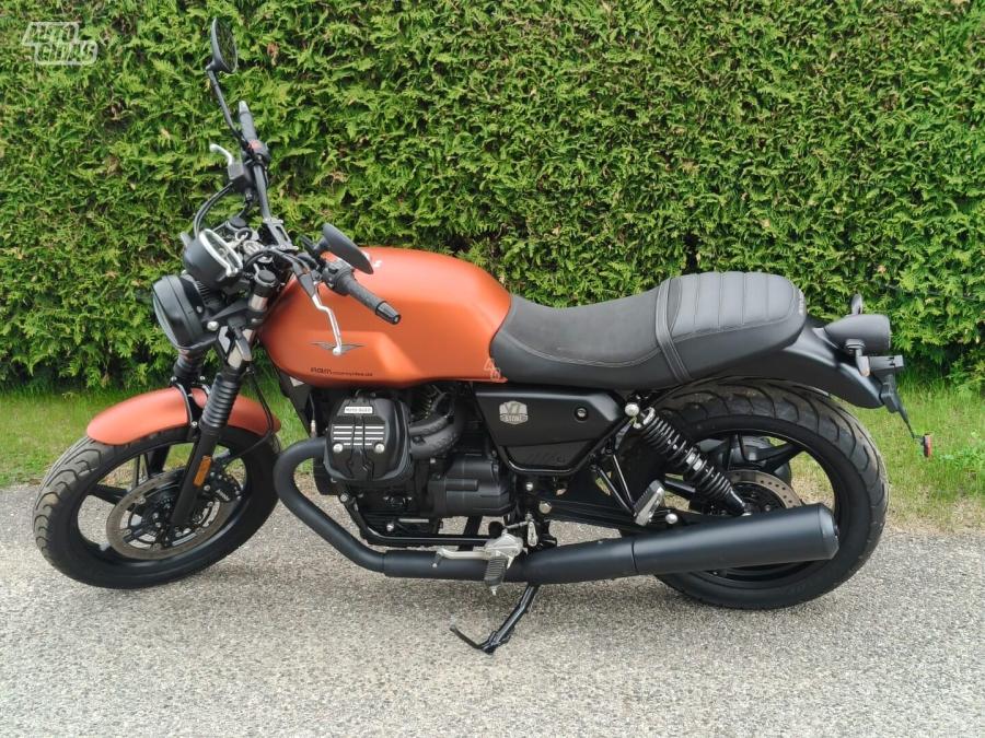 Moto Guzzi V7 2023 Utena, ar dzinēja tilpumu 0.85 L un nobraukumu 3 tūkst. km par 5100 €, foto 1 vietnē AUTOMOTO.COM.LV