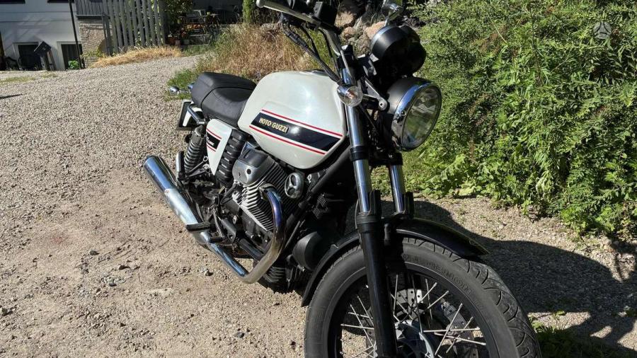 Белый Moto Guzzi V7 2008 в Вильнюс, объемом двигателя 0.74 л и пробегом 15 тыс. км за 4500 €, фото 3 на AUTOMOTO.COM.LV