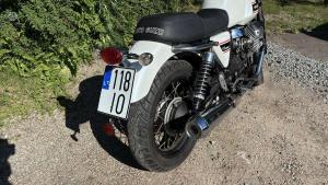 Белый Moto Guzzi V7 2008 в Вильнюс, объемом двигателя 0.74 л и пробегом 15 тыс. км за 4500 €, фото 5 на AUTOMOTO.COM.LV