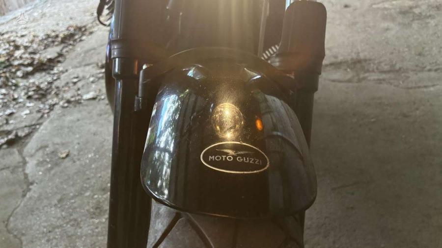 Белый Moto Guzzi V7 2008 в Вильнюс, объемом двигателя 0.74 л и пробегом 15 тыс. км за 4500 €, фото 10 на AUTOMOTO.COM.LV
