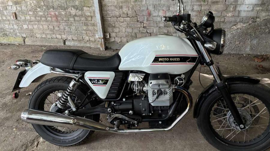 Белый Moto Guzzi V7 2008 в Вильнюс, объемом двигателя 0.74 л и пробегом 15 тыс. км за 4500 €, фото 12 на AUTOMOTO.COM.LV