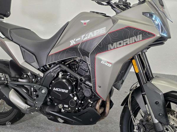Grey Moto Morini X-Cape 2022 in Panevezys, with an engine capacity of 0.65 L and mileage of 22 thousand km for 5199 €, photo 5 on AUTOMOTO.COM.LV