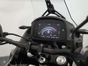 Grey Moto Morini X-Cape 2022 in Panevezys, with an engine capacity of 0.65 L and mileage of 22 thousand km for 5199 €, photo 19 on AUTOMOTO.COM.LV