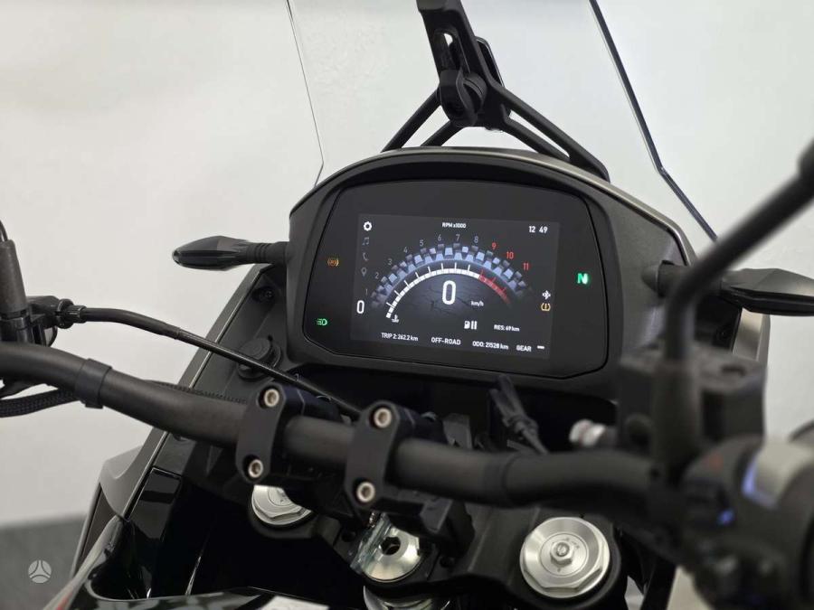 Grey Moto Morini X-Cape 2022 in Panevezys, with an engine capacity of 0.65 L and mileage of 22 thousand km for 5199 €, photo 19 on AUTOMOTO.COM.LV