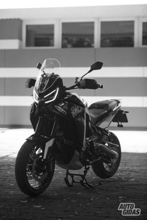 Balts Moto Morini X-Cape 2026 Viļņa, ar dzinēja tilpumu 0.00 L un nobraukumu 0 tūkst. km par 13990 €, foto  vietnē AUTOMOTO.COM.LV