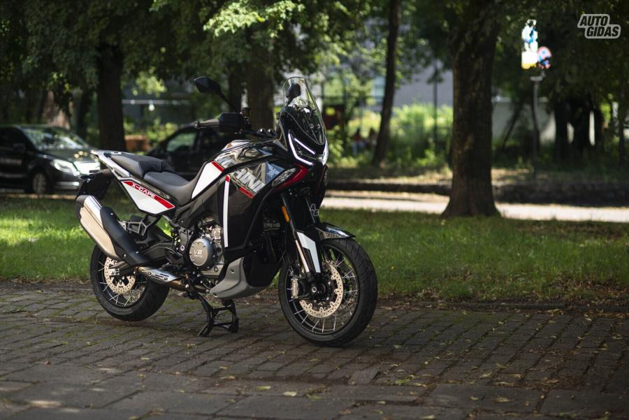 White Moto Morini X-Cape 2026 in Vilnius, with an engine capacity of 0.00 L and mileage of 0 thousand km for 13990 €, photo 3 on AUTOMOTO.COM.LV