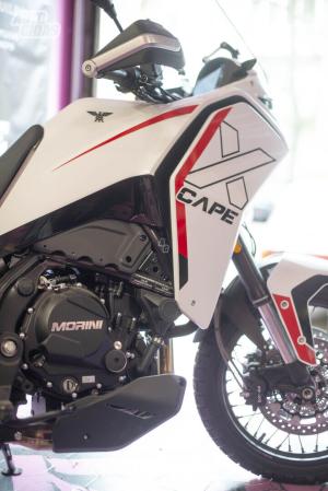 White Moto Morini X-Cape 2026 in Vilnius, with an engine capacity of 0.70 L and mileage of 0 thousand km for 7590 €, photo 10 on AUTOMOTO.COM.LV