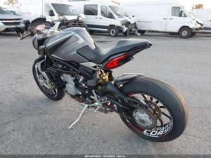 Black MV Agusta Brutale 2015 in Klaipeda, with an engine capacity of 0.80 L and mileage of 23 thousand km for 4275 €, photo 3 on AUTOMOTO.COM.LV