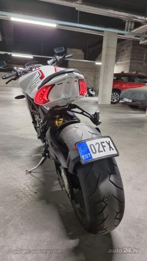 Melns MV Agusta Brutale 2015 Tallina, ar dzinēja tilpumu 0.80 L un nobraukumu 13 tūkst. km par 8490 €, foto 14 vietnē AUTOMOTO.COM.LV