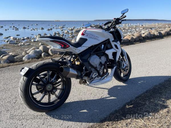 Black MV Agusta Brutale 2015 in Tallinn, with an engine capacity of 0.80 L and mileage of 13 thousand km for 8490 €, photo 11 on AUTOMOTO.COM.LV