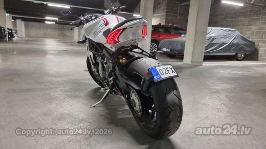 Черный MV Agusta Brutale 2015 в Таллин, объемом двигателя 0.80 л и пробегом 13 тыс. км за 8490 €, фото 16 на AUTOMOTO.COM.LV