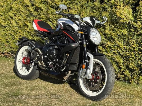 Black MV Agusta Brutale 2019 in Tallinn, with an engine capacity of 0.80 L and mileage of 5 thousand km for 16995 €, photo 1 on AUTOMOTO.COM.LV