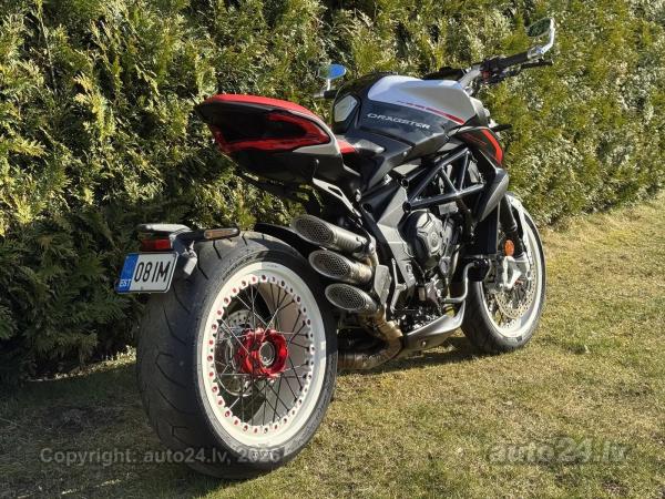 Black MV Agusta Brutale 2019 in Tallinn, with an engine capacity of 0.80 L and mileage of 5 thousand km for 16995 €, photo 4 on AUTOMOTO.COM.LV