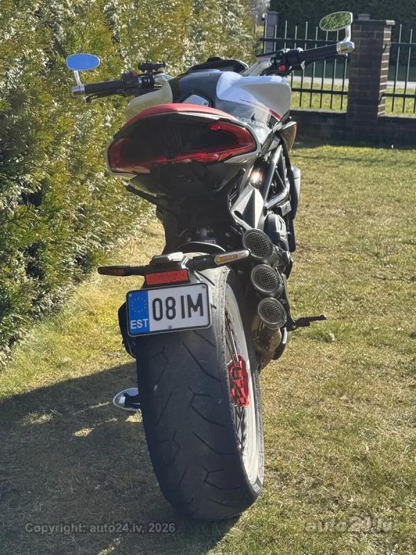 Black MV Agusta Brutale 2019 in Tallinn, with an engine capacity of 0.80 L and mileage of 5 thousand km for 16995 €, photo 5 on AUTOMOTO.COM.LV