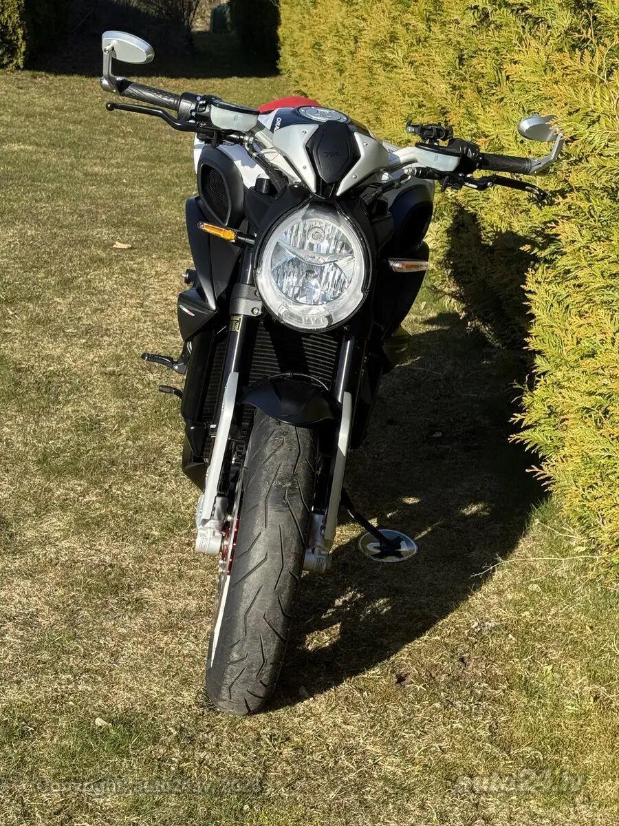 Melns MV Agusta Brutale 2019 Tallina, ar dzinēja tilpumu 0.80 L un nobraukumu 5 tūkst. km par 16495 €, foto 3 vietnē AUTOMOTO.COM.LV