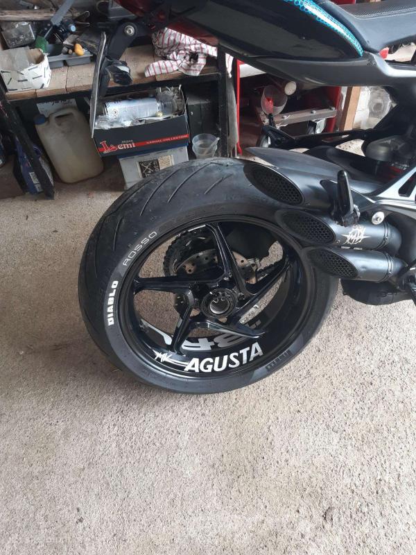 Blue MV Agusta Brutale 2019 in Taurage, with an engine capacity of 0.00 L and mileage of 5 thousand km for 6700 €, photo 3 on AUTOMOTO.COM.LV