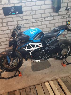 Zils MV Agusta Brutale 2019 Tauragė, ar dzinēja tilpumu 0.00 L un nobraukumu 5 tūkst. km par 6700 €, foto 7 vietnē AUTOMOTO.COM.LV