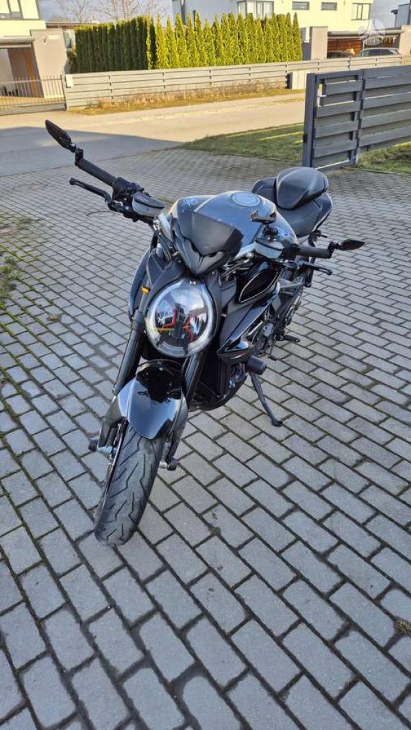 Серый MV Agusta Brutale 2022 в Таллин, объемом двигателя 0.80 л и пробегом 6 тыс. км за 11500 €, фото 11 на AUTOMOTO.COM.LV