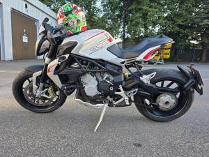 MV Agusta Brutale 2014 в Паневежис, объемом двигателя 0.80 л и пробегом 17 тыс. км за 5300 €, фото 3 на AUTOMOTO.COM.LV