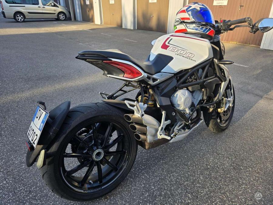 MV Agusta Brutale 2014 в Паневежис, объемом двигателя 0.80 л и пробегом 17 тыс. км за 5300 €, фото 5 на AUTOMOTO.COM.LV