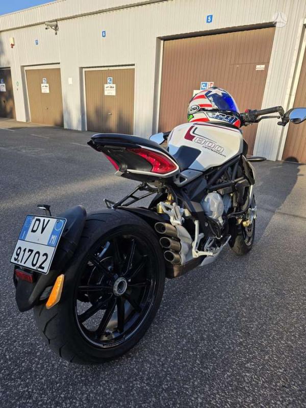 MV Agusta Brutale 2014 в Паневежис, объемом двигателя 0.80 л и пробегом 17 тыс. км за 5300 €, фото 6 на AUTOMOTO.COM.LV
