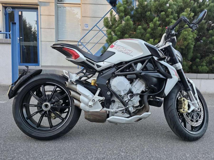 MV Agusta Brutale 2015 in Panevezys, with an engine capacity of 0.80 L and mileage of 17 thousand km for 4700 €, photo 1 on AUTOMOTO.COM.LV