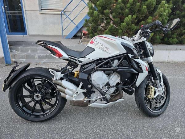 MV Agusta Brutale 2015 in Panevezys on AUTOMOTO.COM.LV MV Agusta Brutale 2015 in Panevezys, with an engine capacity of 0.80 L and mileage of 17 thousand km for 4700 €, photo 3 on AUTOMOTO.COM.LV
