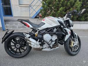 MV Agusta Brutale 2015 in Panevezys, with an engine capacity of 0.80 L and mileage of 17 thousand km for 4700 €, photo 3 on AUTOMOTO.COM.LV
