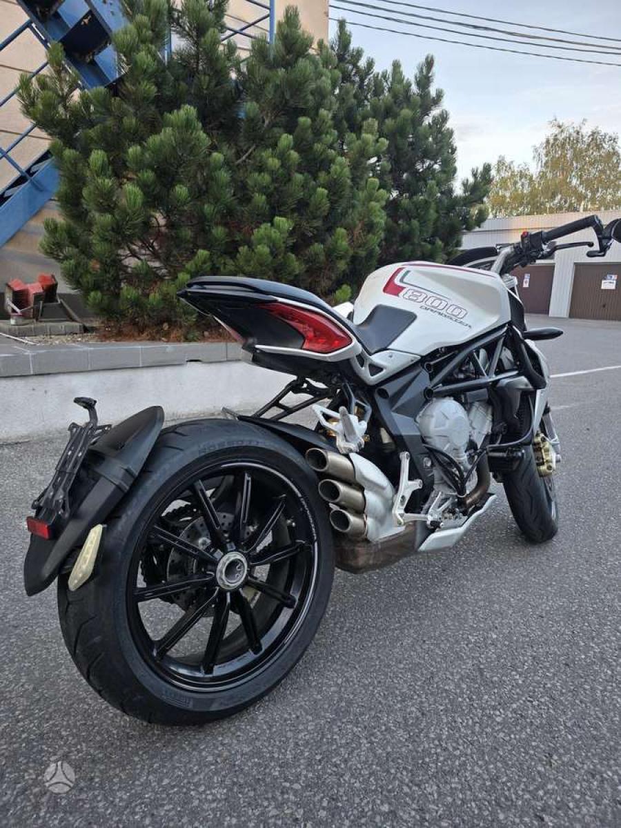 MV Agusta Brutale 2015 in Panevezys, with an engine capacity of 0.80 L and mileage of 17 thousand km for 4700 €, photo 4 on AUTOMOTO.COM.LV