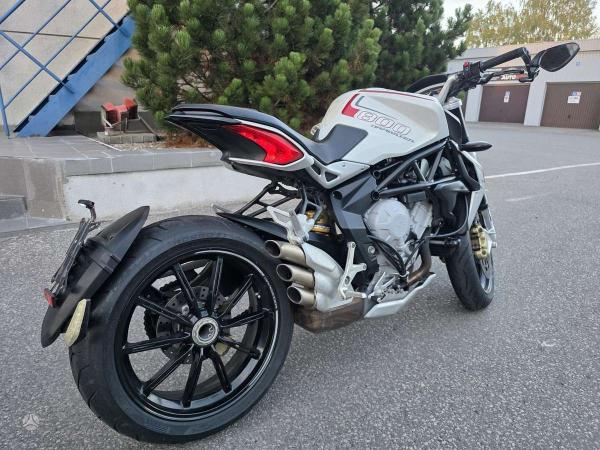 MV Agusta Brutale 2015 in Panevezys on AUTOMOTO.COM.LV MV Agusta Brutale 2015 in Panevezys, with an engine capacity of 0.80 L and mileage of 17 thousand km for 4700 €, photo 5 on AUTOMOTO.COM.LV