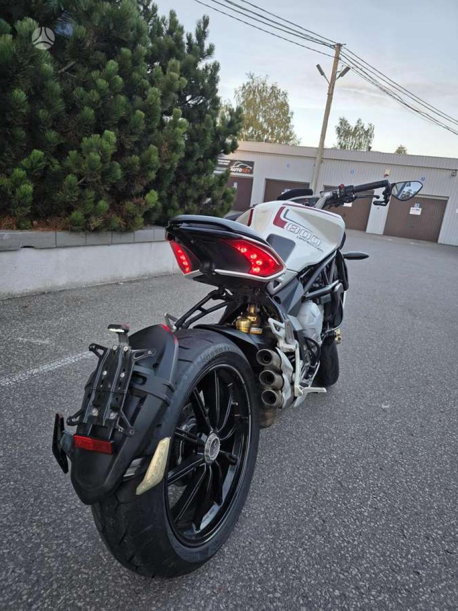 MV Agusta Brutale 2015 in Panevezys, with an engine capacity of 0.80 L and mileage of 17 thousand km for 4700 €, photo 7 on AUTOMOTO.COM.LV