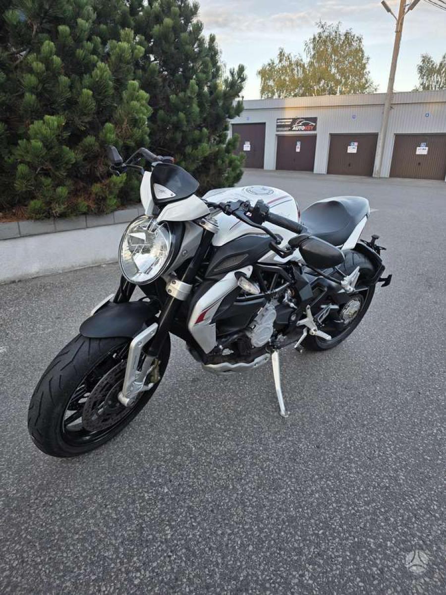 MV Agusta Brutale 2015 in Panevezys, with an engine capacity of 0.80 L and mileage of 17 thousand km for 4700 €, photo 11 on AUTOMOTO.COM.LV