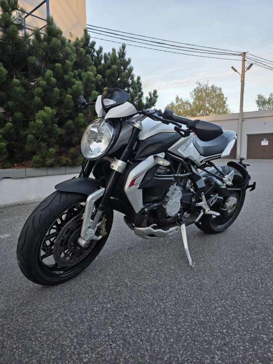 MV Agusta Brutale 2015 in Panevezys, with an engine capacity of 0.80 L and mileage of 17 thousand km for 4700 €, photo 12 on AUTOMOTO.COM.LV