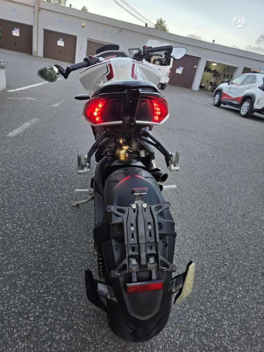 MV Agusta Brutale 2015 in Panevezys, with an engine capacity of 0.80 L and mileage of 17 thousand km for 4700 €, photo 15 on AUTOMOTO.COM.LV