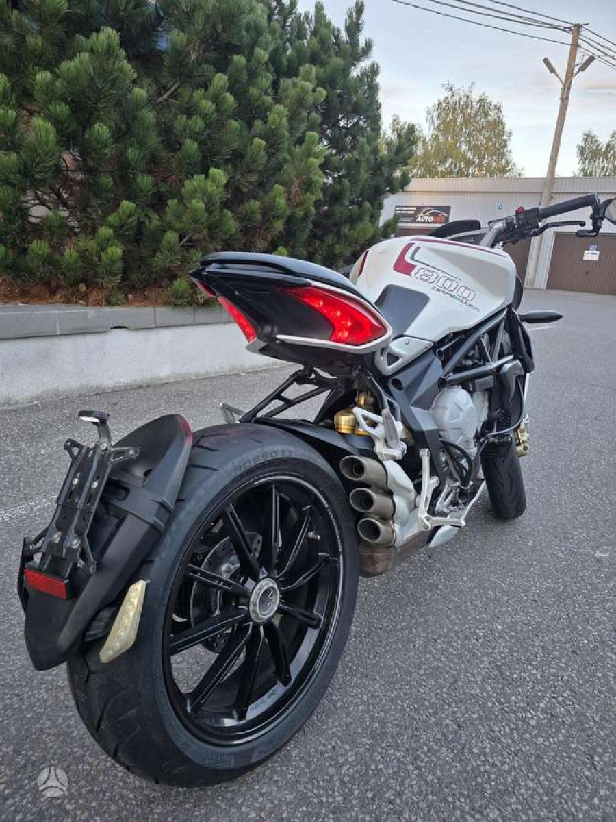 MV Agusta Brutale 2015 in Panevezys, with an engine capacity of 0.80 L and mileage of 17 thousand km for 4700 €, photo 16 on AUTOMOTO.COM.LV