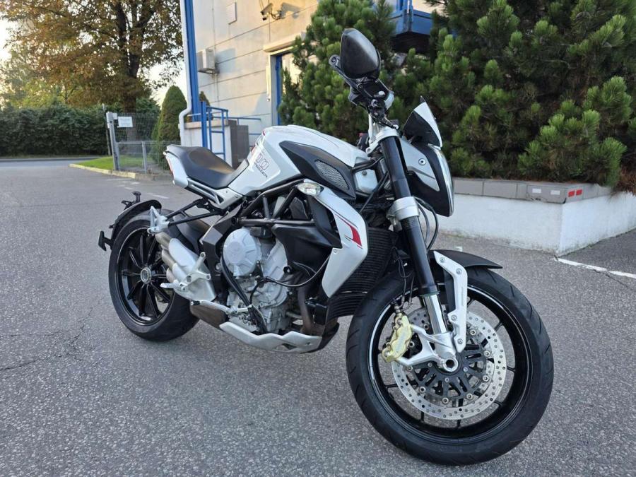 MV Agusta Brutale 2015 in Panevezys, with an engine capacity of 0.80 L and mileage of 17 thousand km for 4700 €, photo 18 on AUTOMOTO.COM.LV