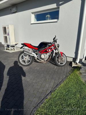 Red MV Agusta Brutale 2007 in Tallinn, with an engine capacity of 0.91 L and mileage of 17 thousand km for 5000 €, photo 3 on AUTOMOTO.COM.LV