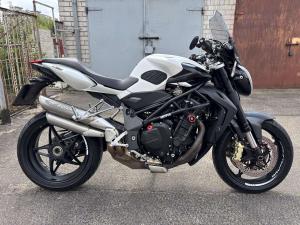 White MV Agusta Brutale 2011 in Kaunas, with an engine capacity of 0.92 L and mileage of 30 thousand km for 4300 €, photo 6 on AUTOMOTO.COM.LV