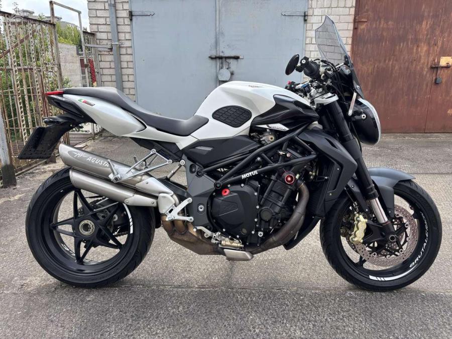 White MV Agusta Brutale 2011 in Kaunas, with an engine capacity of 0.92 L and mileage of 30 thousand km for 4300 €, photo 6 on AUTOMOTO.COM.LV